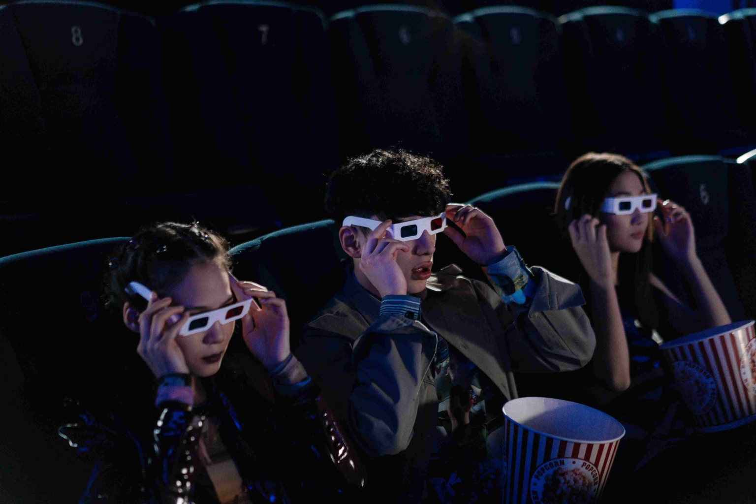 レイトショーとは？年齢制限はある？メリットや料金についても徹底解説 - SUTOYOI